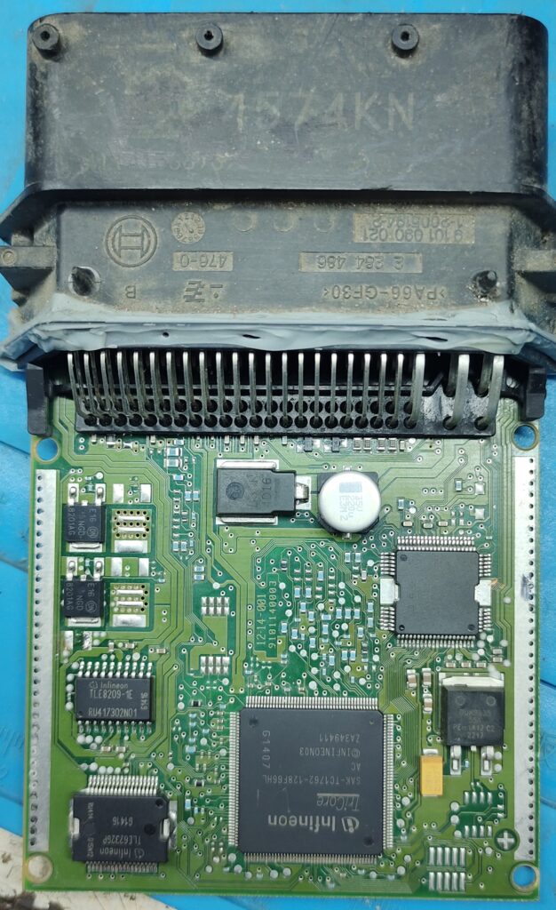 48015 Power And System IC Pinouts Bosch Small ECM M17.9.11 hyundai i10,i20,verna PETROL Manual ...